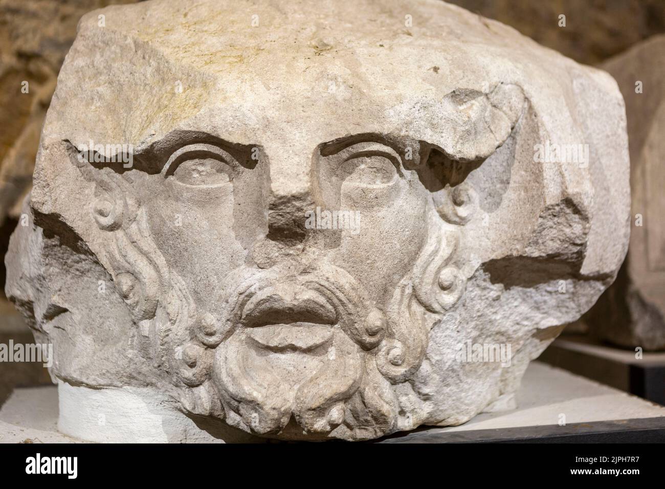 Roman statue face of Zeus Stock Photo - Alamy