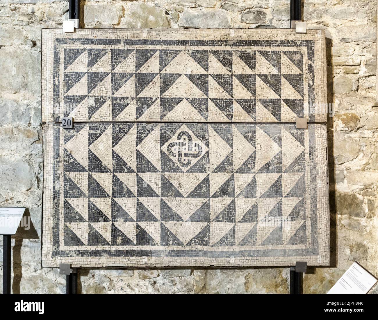 Roman floor mosaic hi-res stock photography and images - Alamy