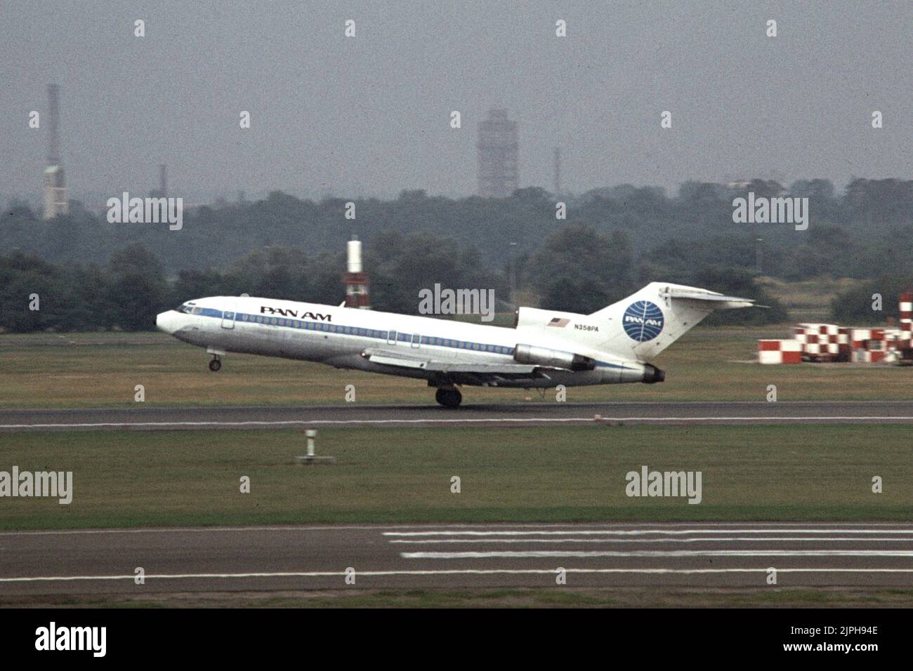 Boeing 727 1970s hi-res stock photography and images - Alamy