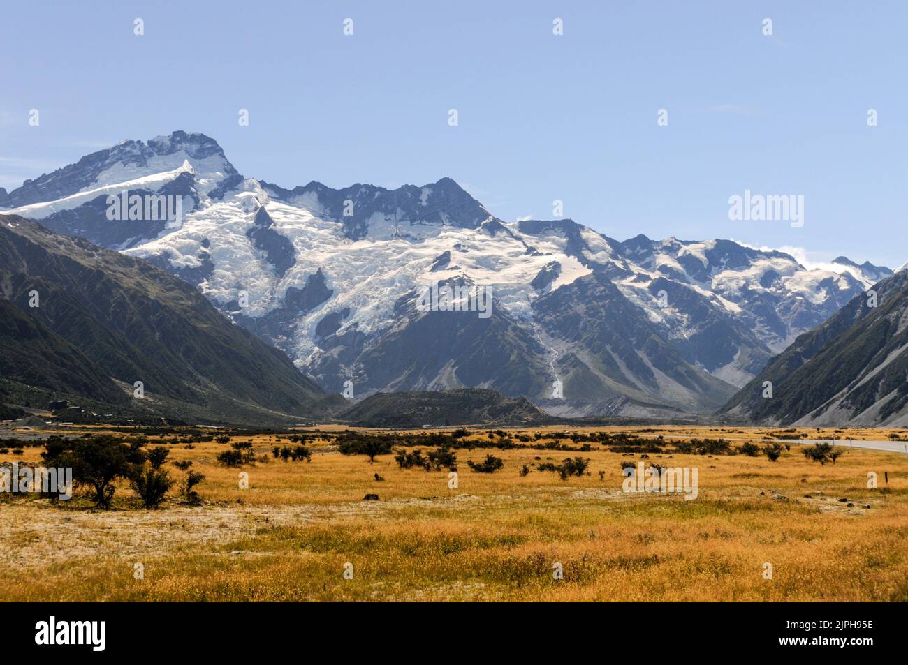 The snow-capped peaks of the Aoraki/ Mt Cook in the Southern Alps on ...