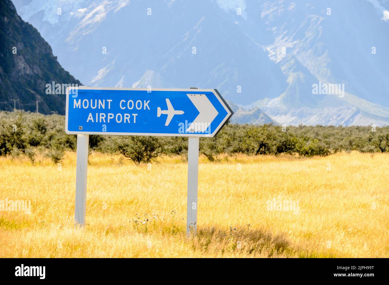 New Zealand road sign Stock Photo - Alamy
