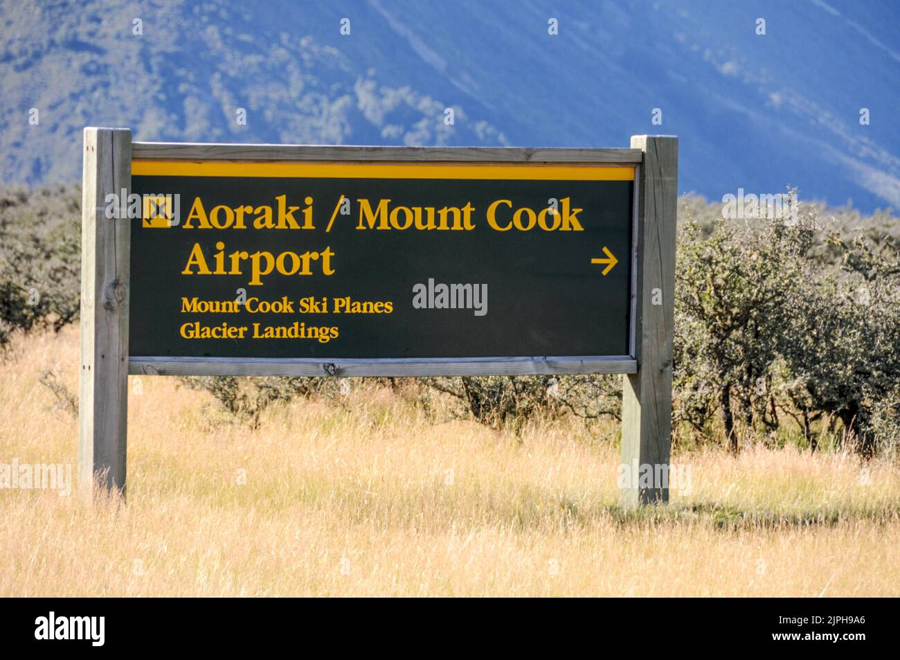 New Zealand road sign Stock Photo - Alamy