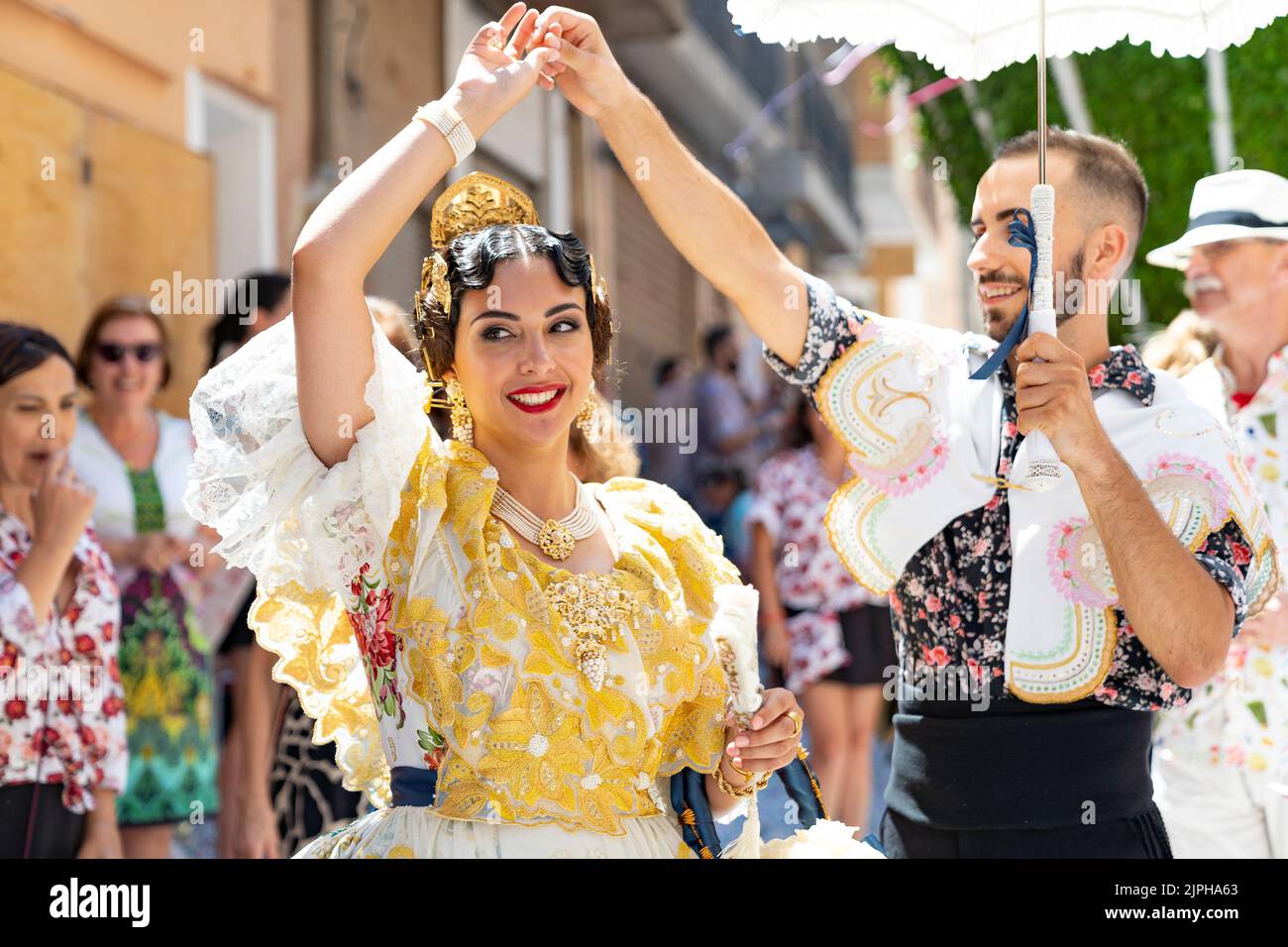 Betera, Valencia, Spain. 15th Aug, 2022. An Obrera turns around when ...