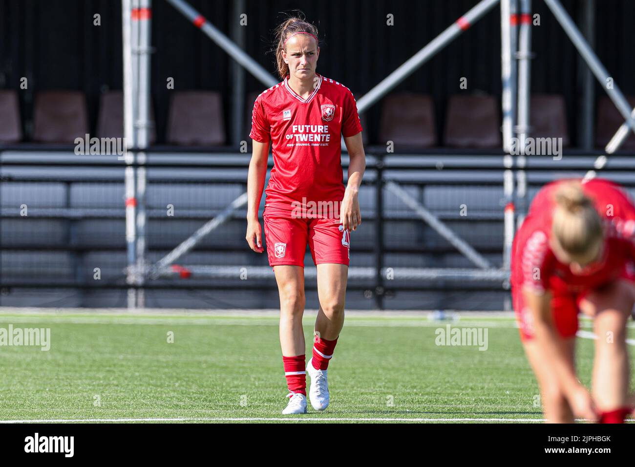ENSCHEDE, THE NETHERLANDS - AUGUST 18: Maud Roetgering of FC Twente ...