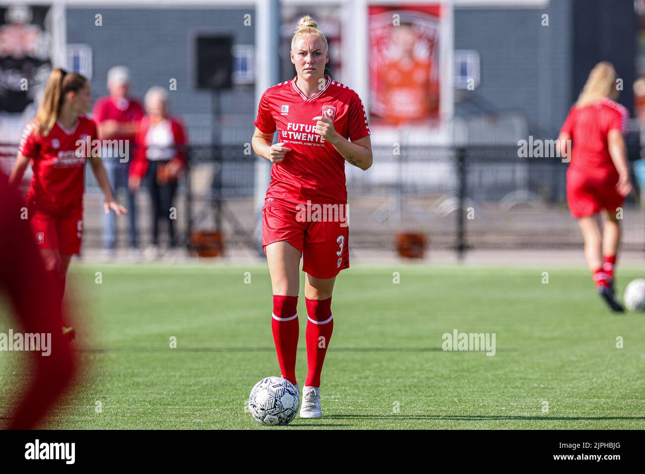 ENSCHEDE, THE NETHERLANDS - AUGUST 18: Danique Kerkdijk of FC Twente ...