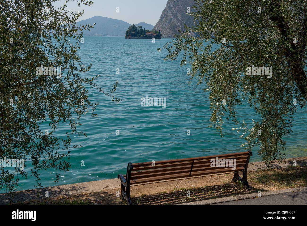 Montisola island hi-res stock photography and images - Alamy