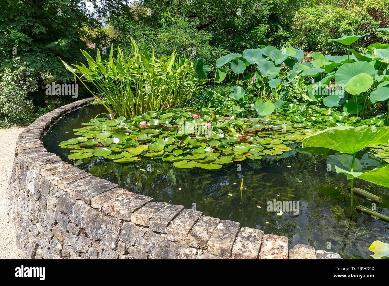 Retenu deau hi-res stock photography and images - Alamy