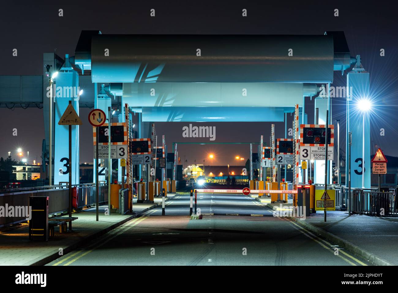 All night barrage hi-res stock photography and images - Alamy