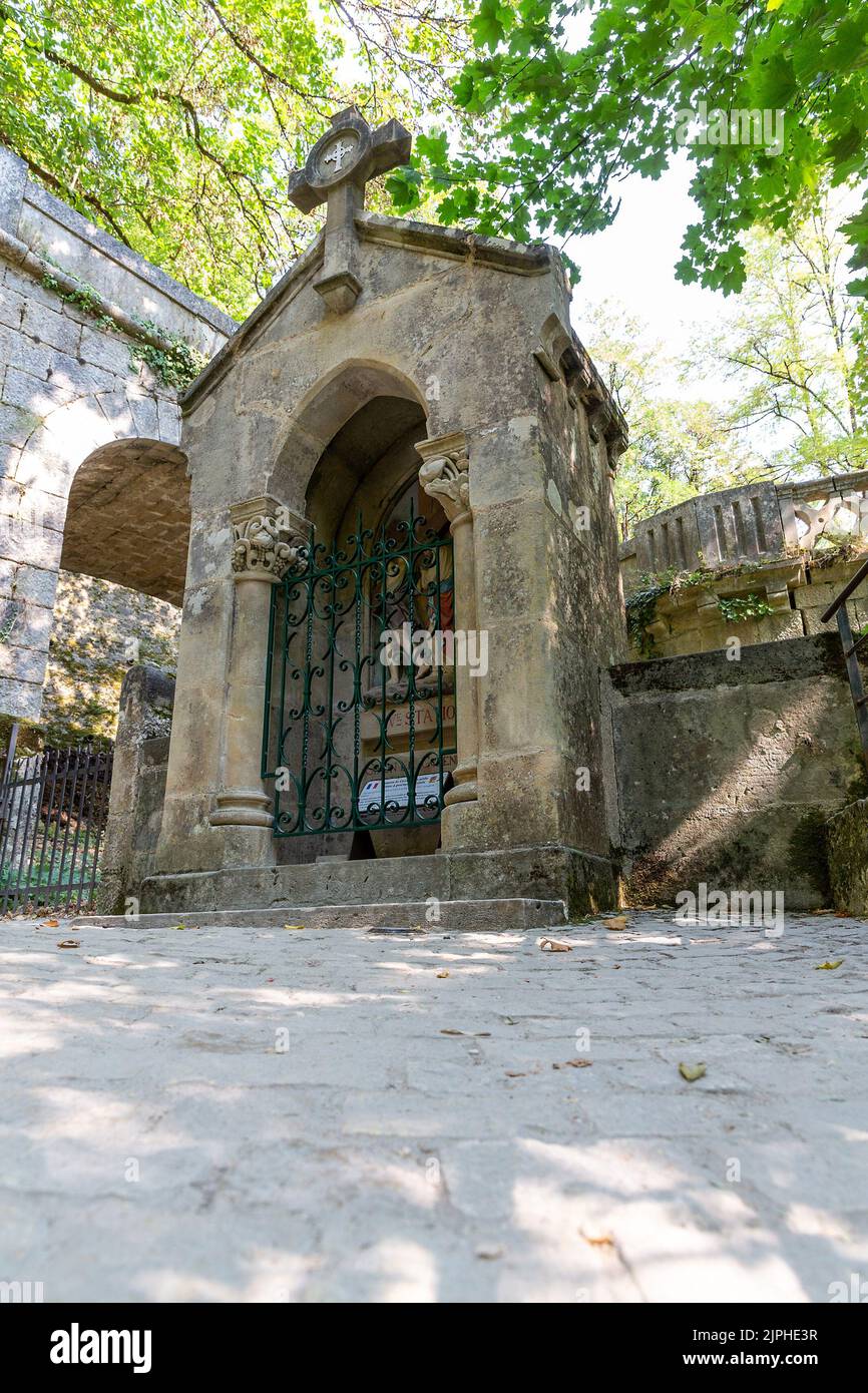 (C) Denis TRASFI / MAXPPP - à Rocamadour le 11-08-2022 - Scène de la ...