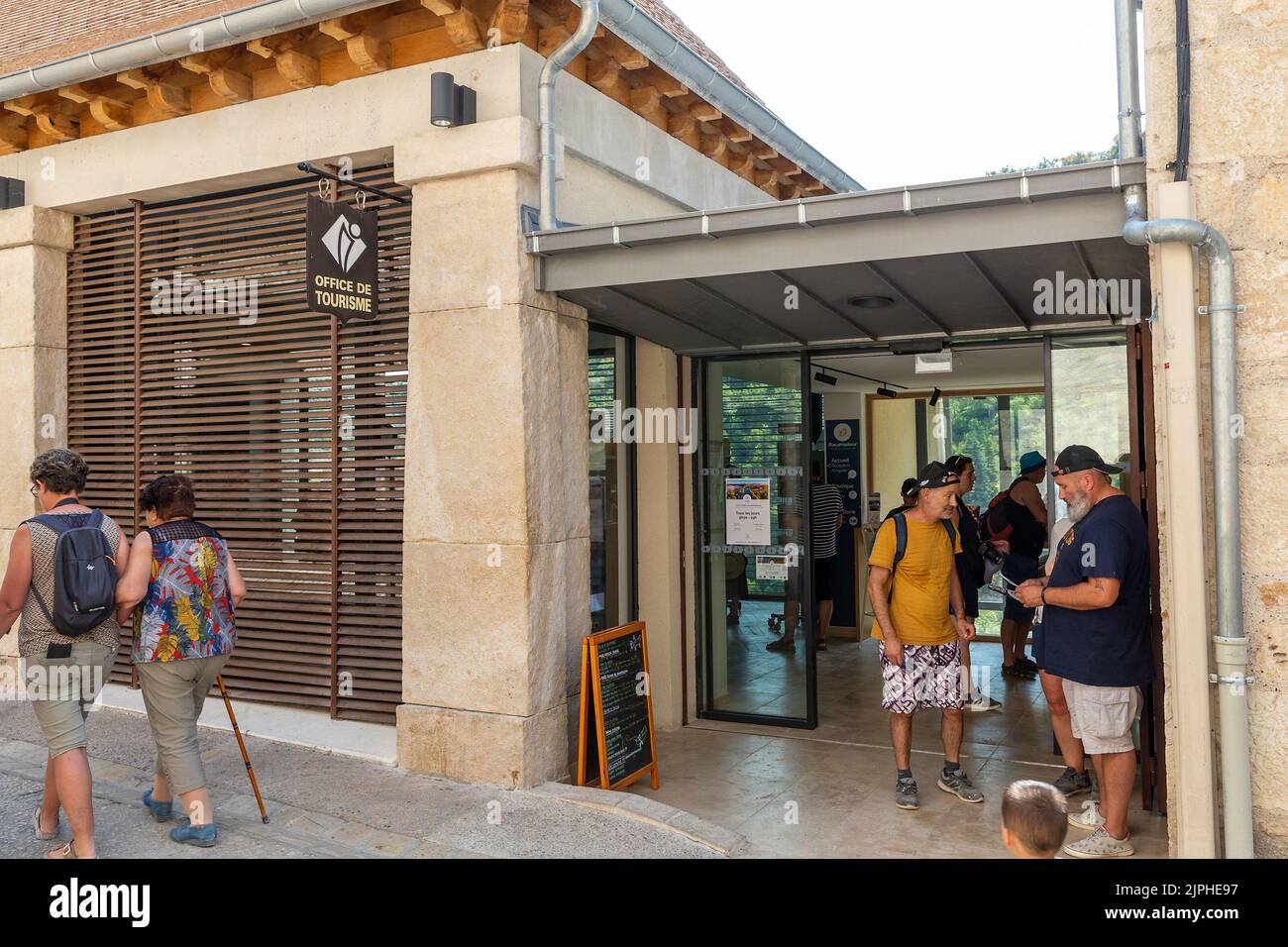 (C) Denis TRASFI / MAXPPP - à Rocamadour le 11-08-2022 - Office du ...