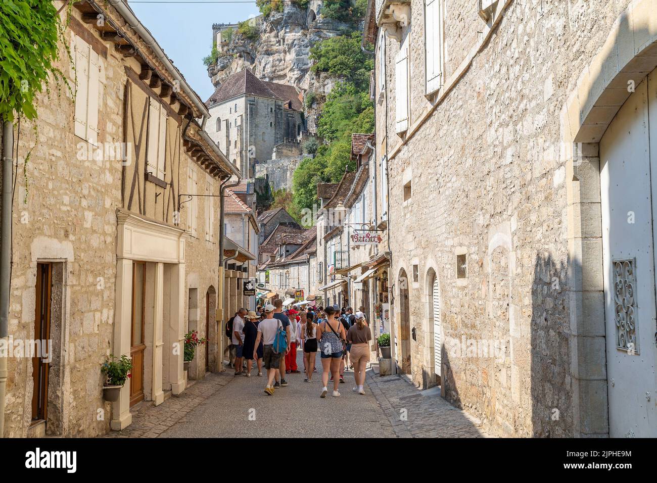 (C) Denis TRASFI / MAXPPP - à Rocamadour le 11-08-2022 - Ruelle ...