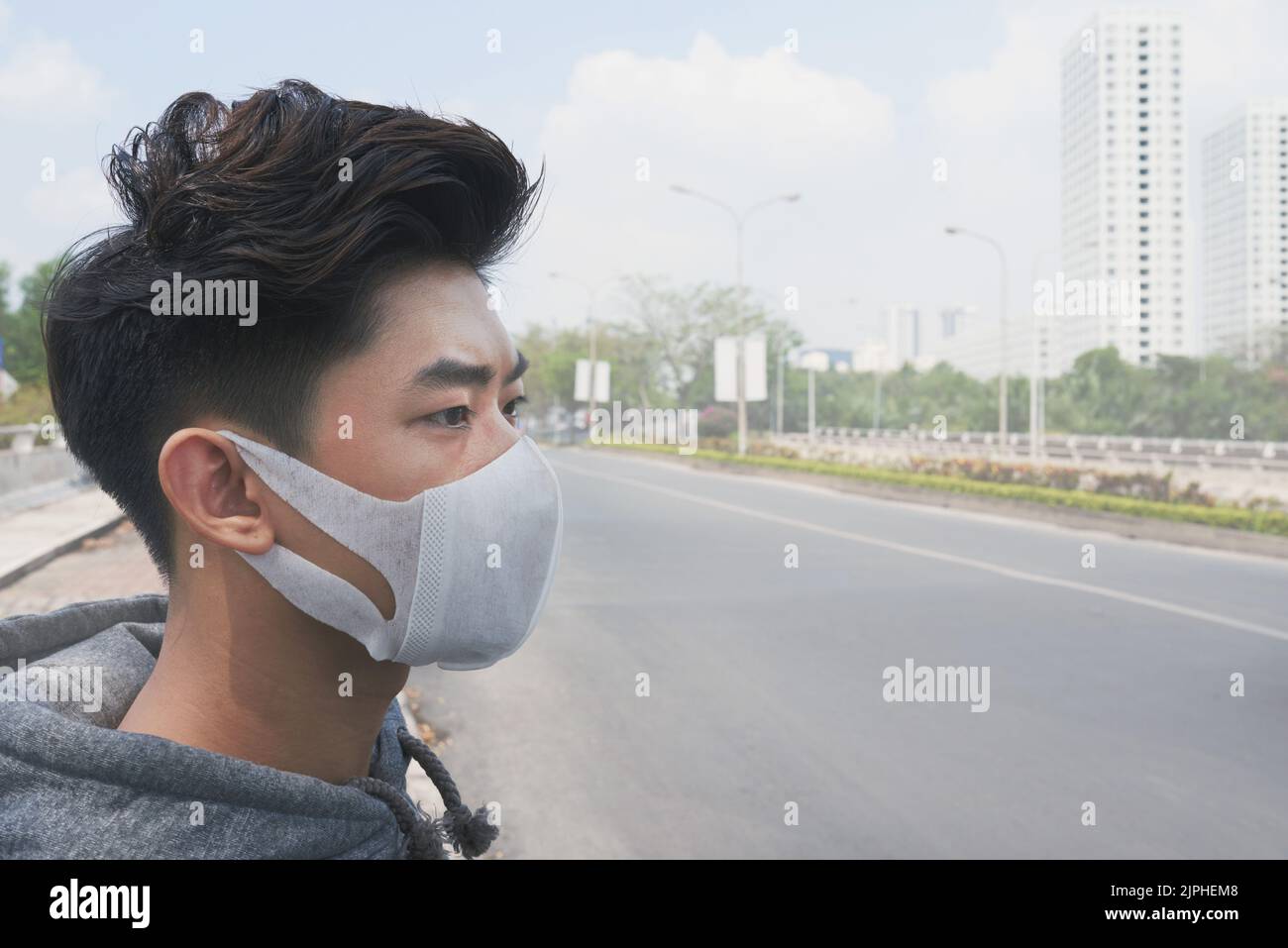 Air pollution mask road hi-res stock photography and images - Alamy