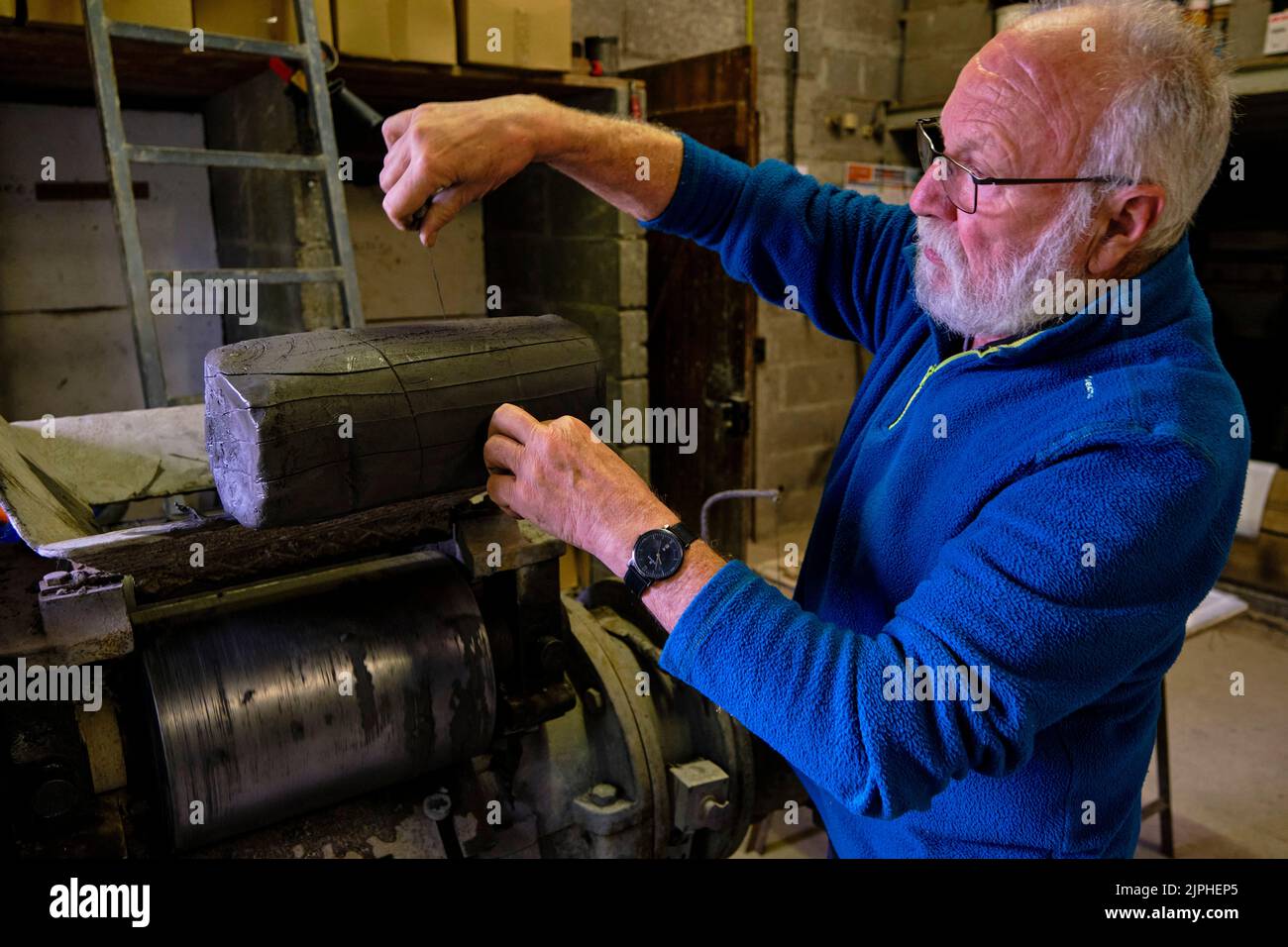France, Cher (18), Neuilly-en-Sancerre, Clay Preparation Workshop "Land ...