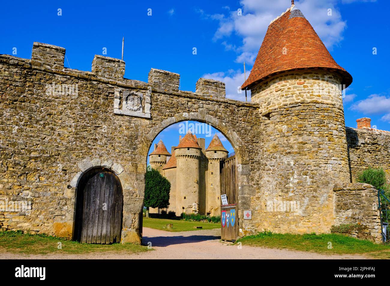 Feudal castle hi-res stock photography and images - Alamy
