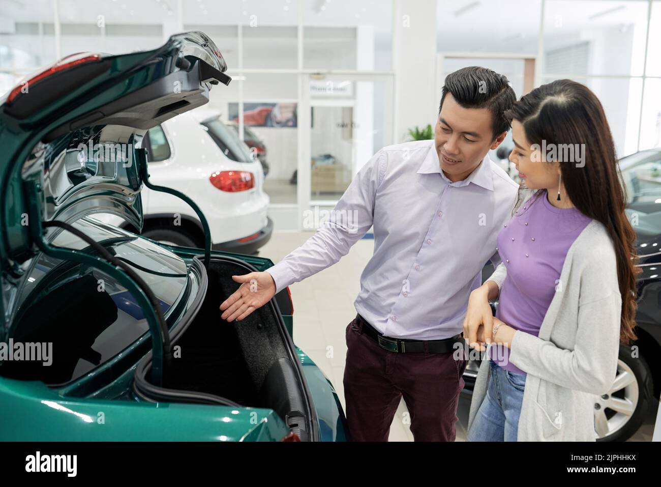 Checking car trunk hi-res stock photography and images - Alamy