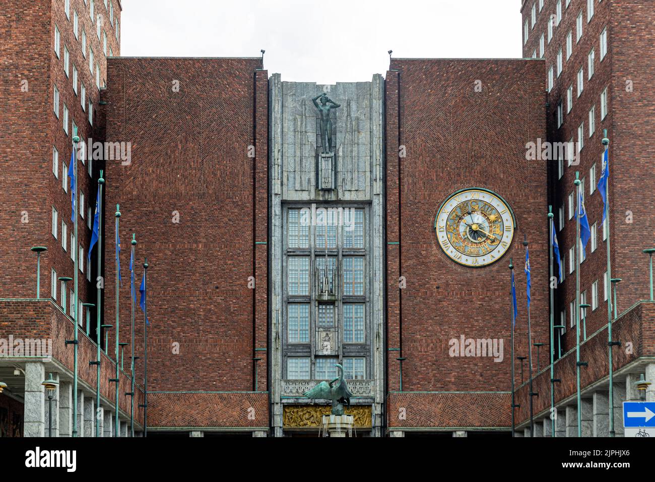 Oslos city hall hi-res stock photography and images - Alamy