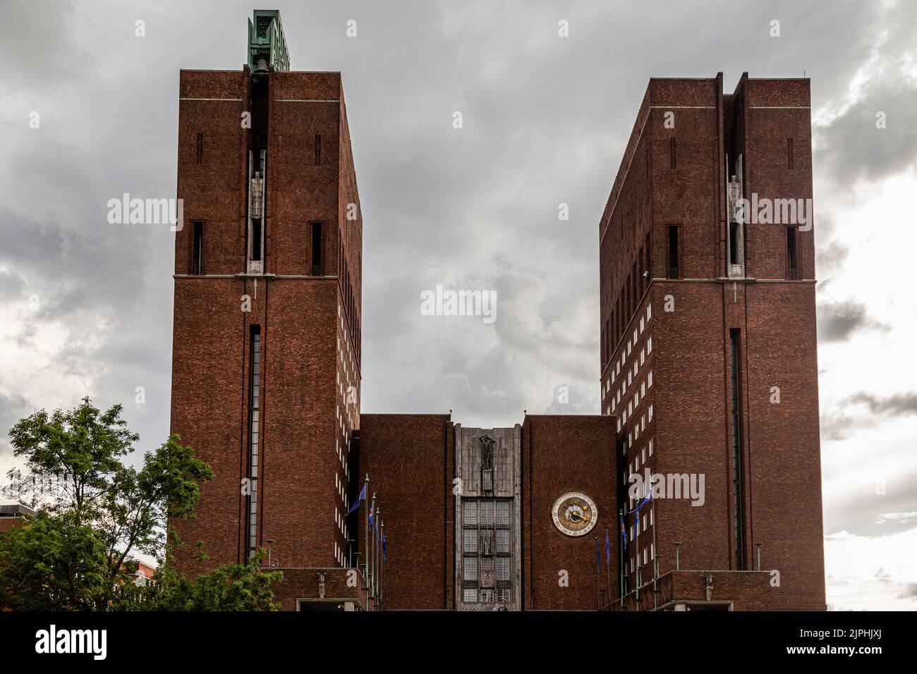 Oslos city hall hi-res stock photography and images - Alamy