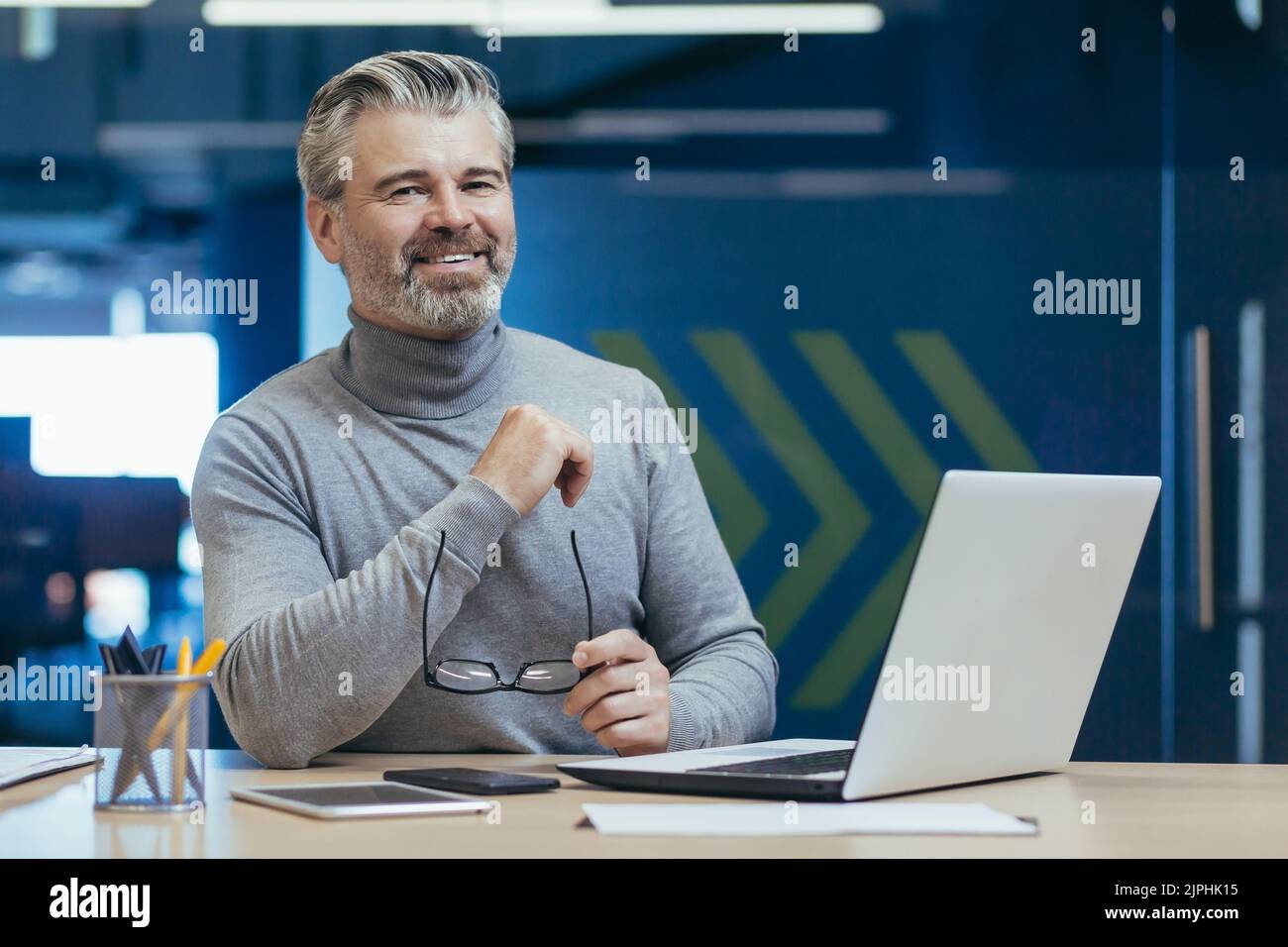 Portrait of senior gray-haired businessman, experienced mature man ...