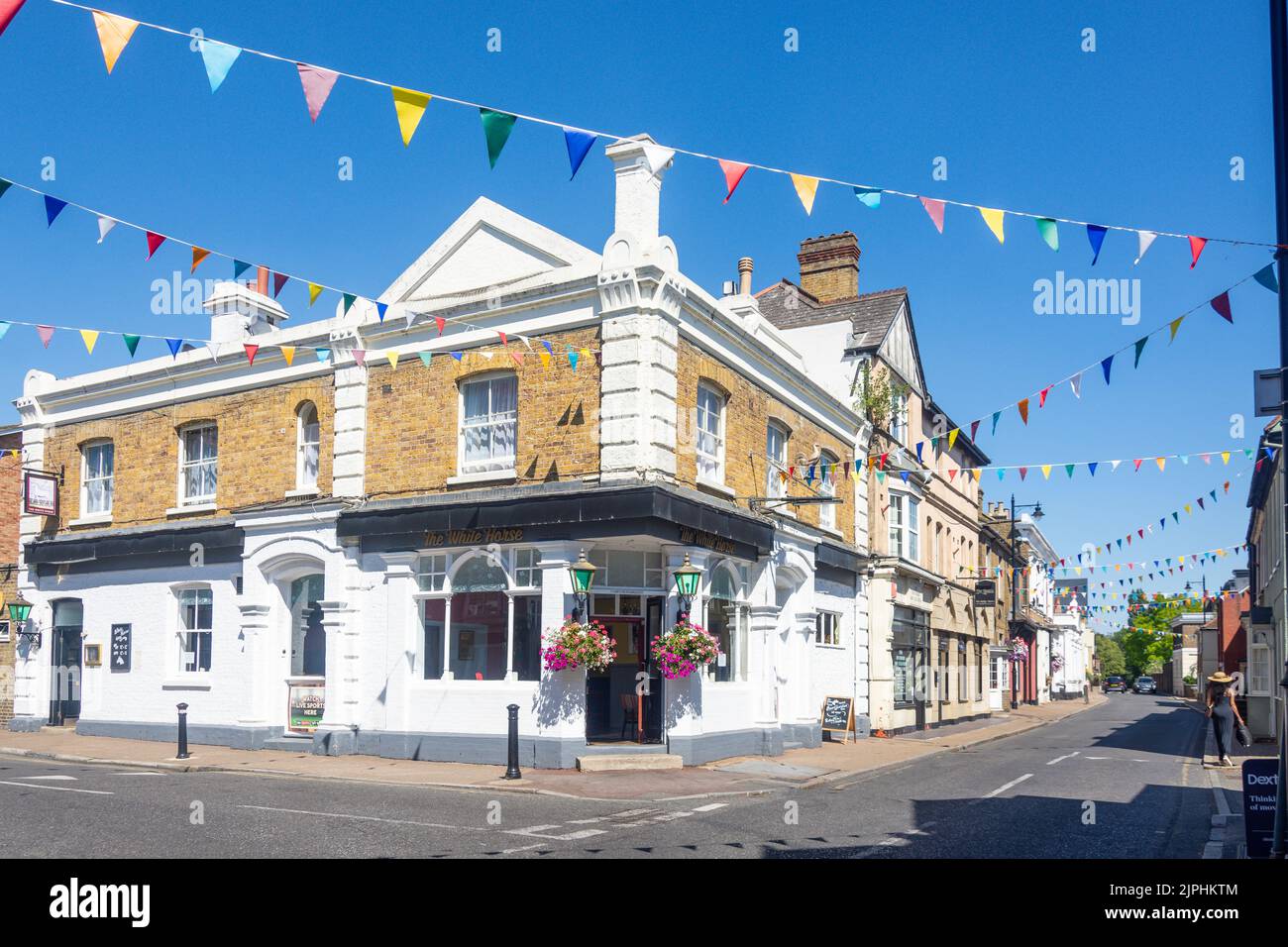 Sunbury on thames town centre hi-res stock photography and images - Alamy