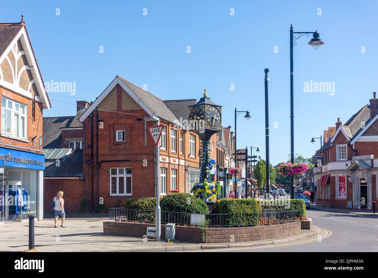 High street cobham surrey county town towns centre central downt hi-res ...