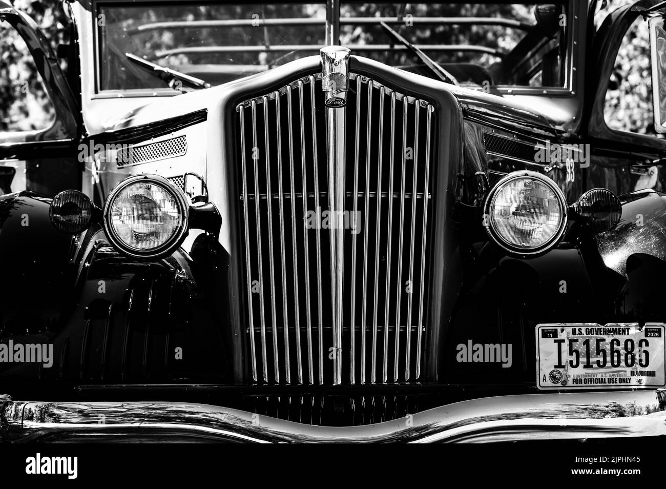 Red bus tours glacier national hi-res stock photography and images - Alamy