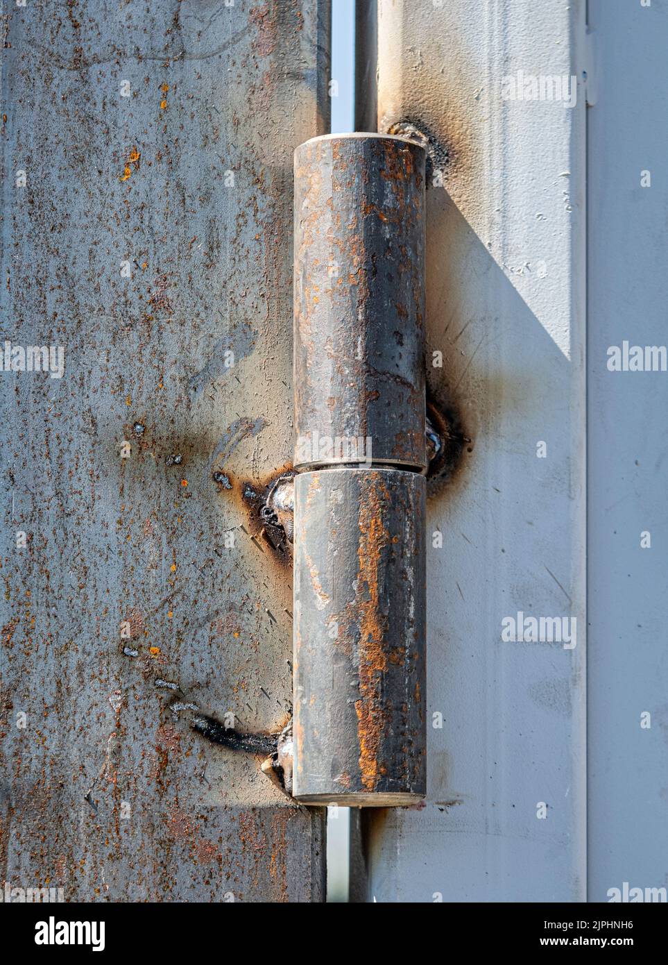 Metal hinge on gate hi-res stock photography and images - Alamy