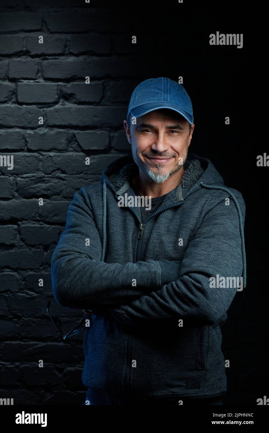 Man 30 casual smile hi-res stock photography and images - Alamy