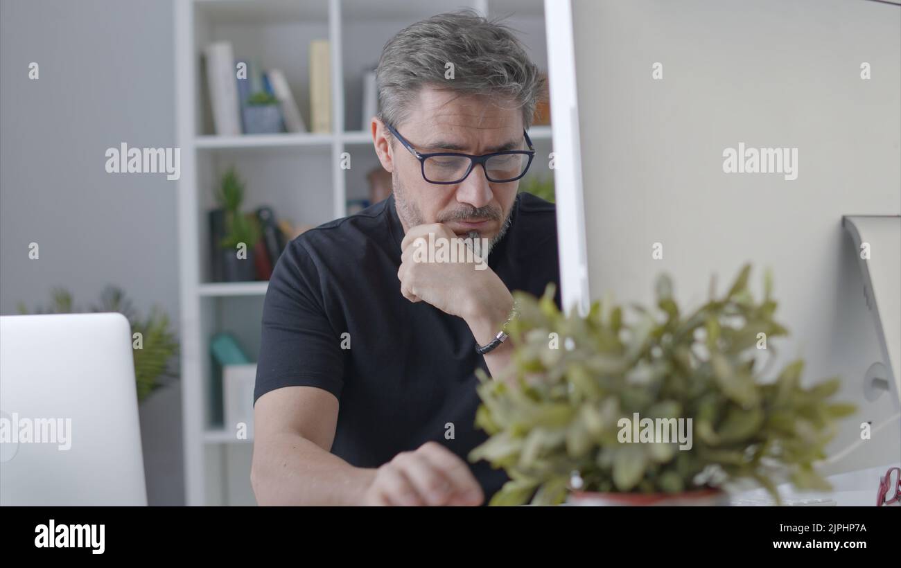 man, pensive, desk, homeoffice, guy, men, pensives, desks Stock Photo ...