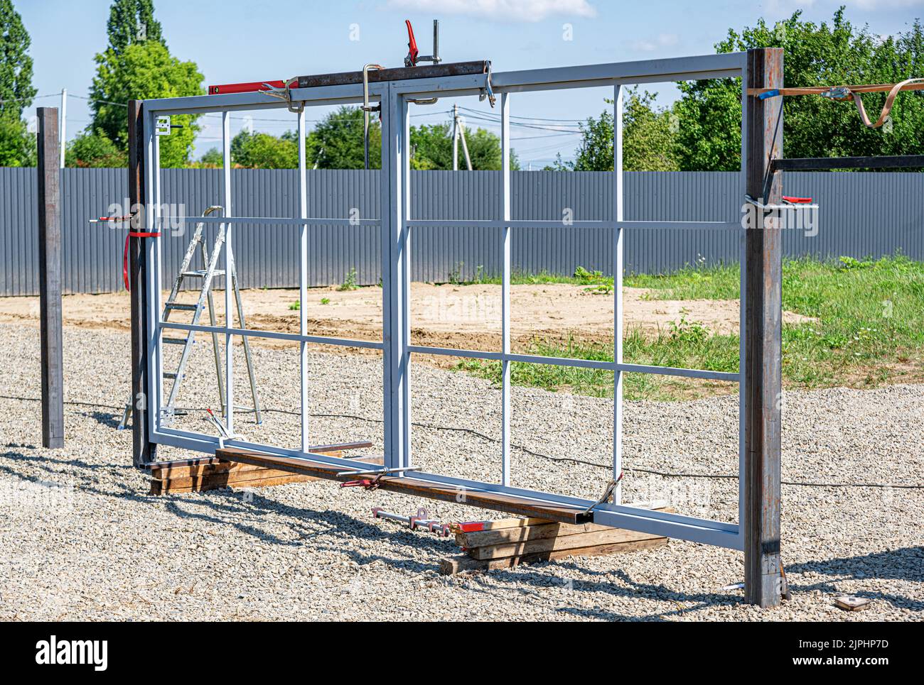 Uniform design of metal fence hi-res stock photography and images - Alamy