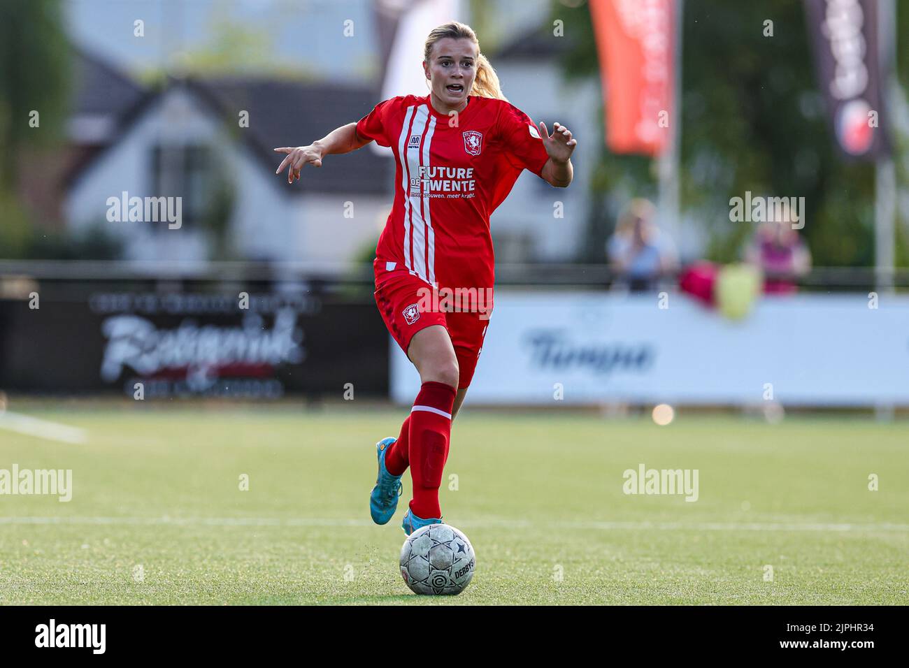 ENSCHEDE, THE NETHERLANDS - AUGUST 18: Maud Roetgering of FC Twente ...