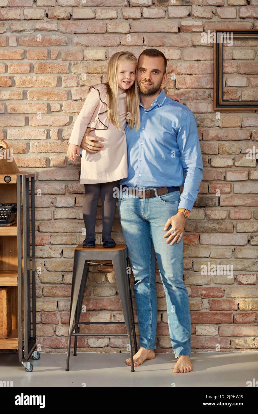 father, embracing, daughter, auf augenhöhe, dad, fathers, cuddling, hug ...