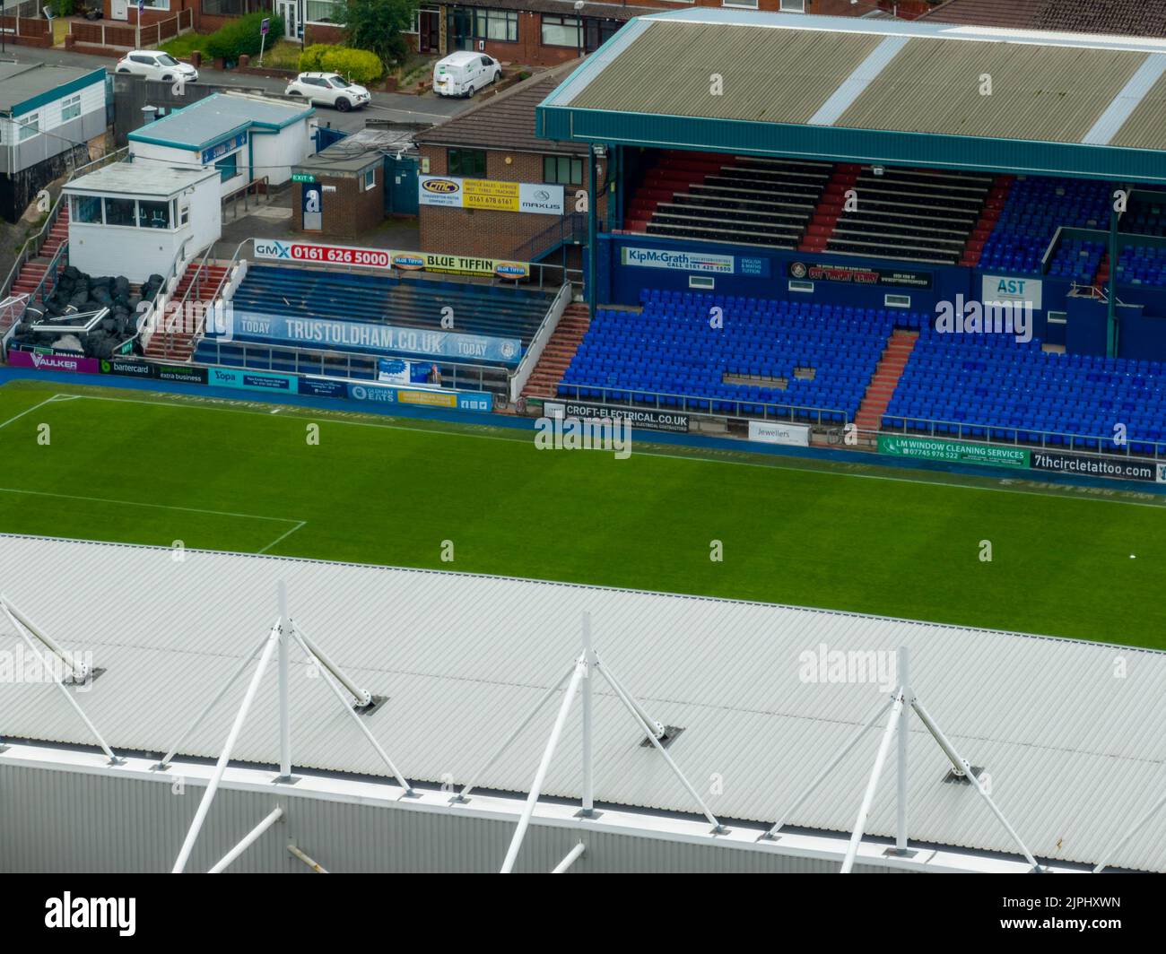 Frank rothwell oldham fc hi-res stock photography and images - Alamy