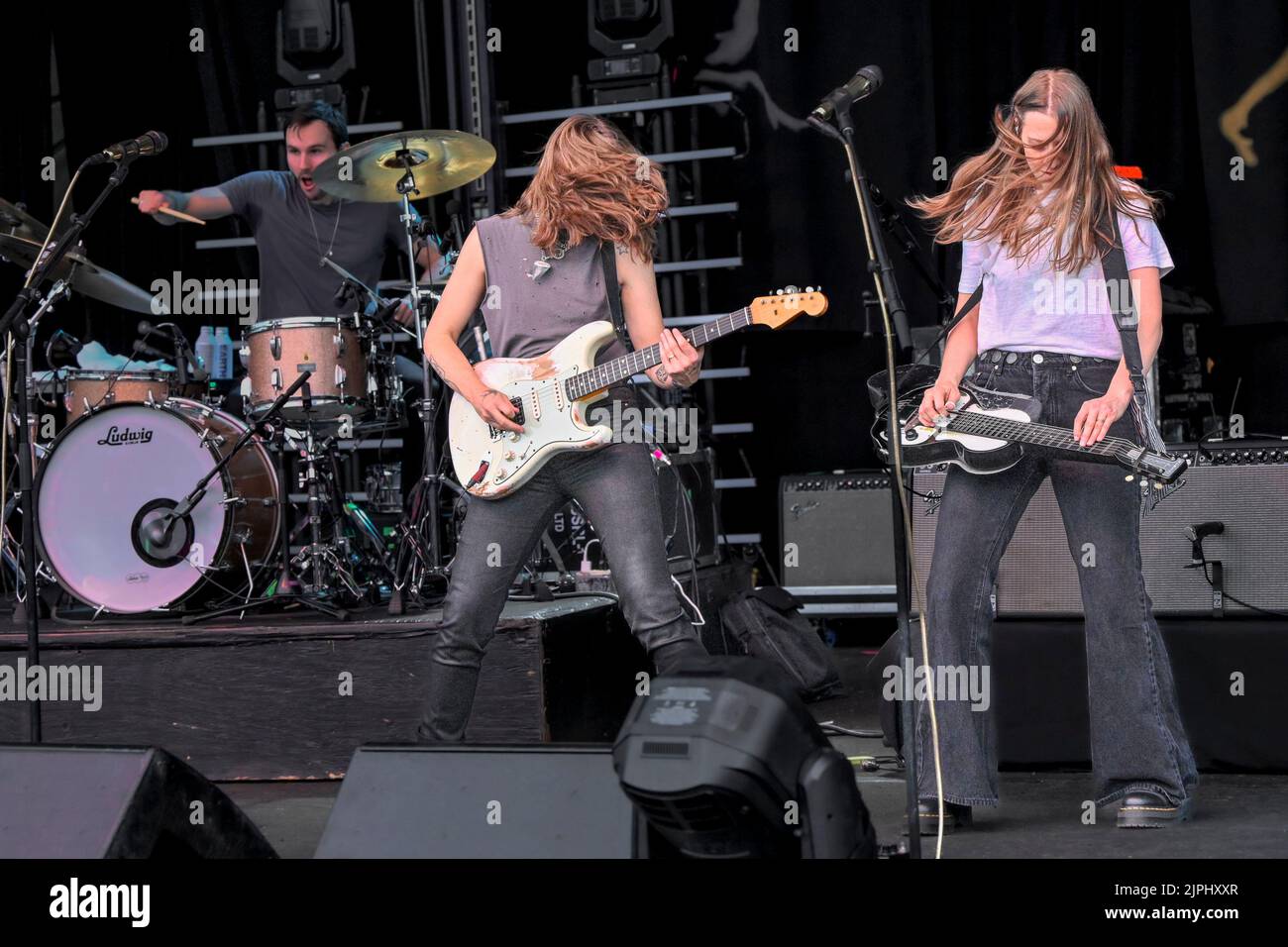 Megan Lovell, Rebecca Lovell, Larkin Poe, Edmonton Folk Music Festival ...