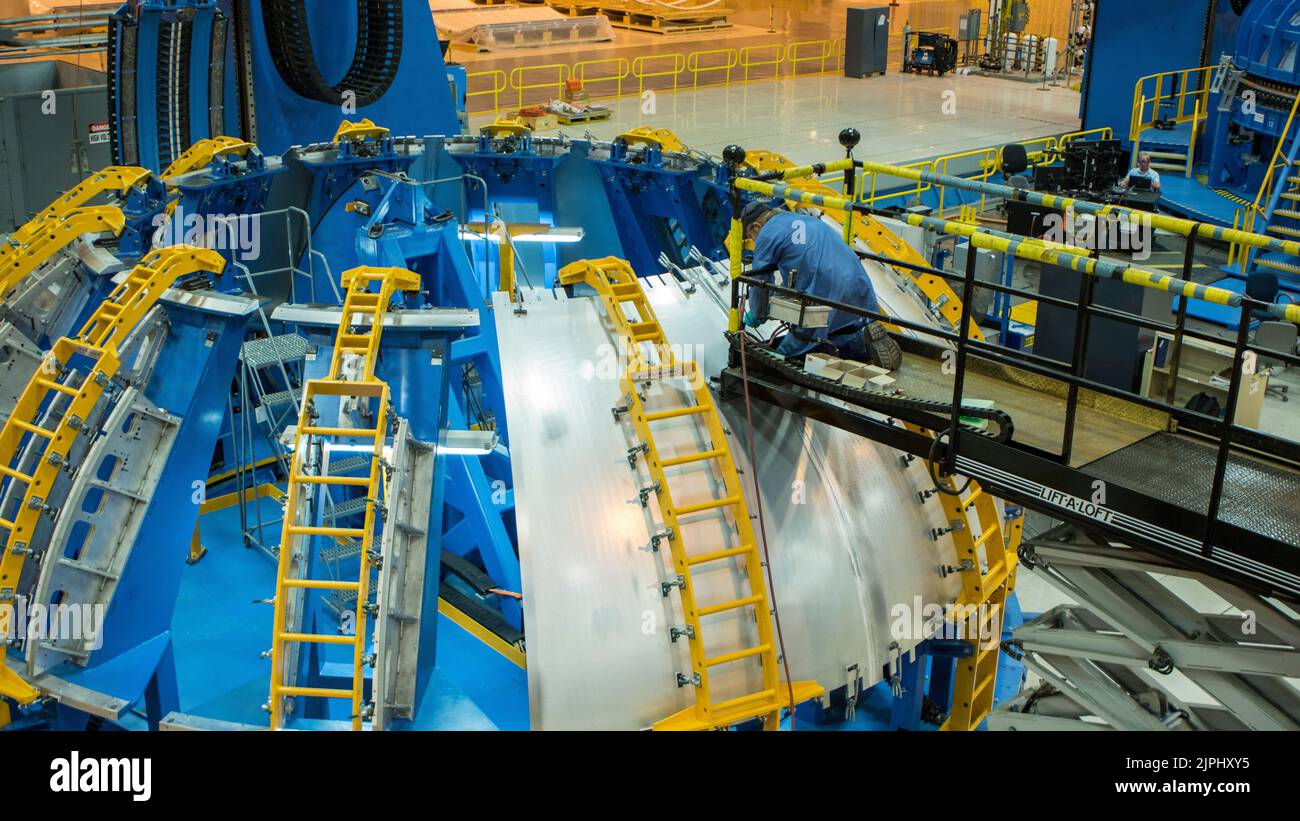 Sls tank hi-res stock photography and images - Alamy