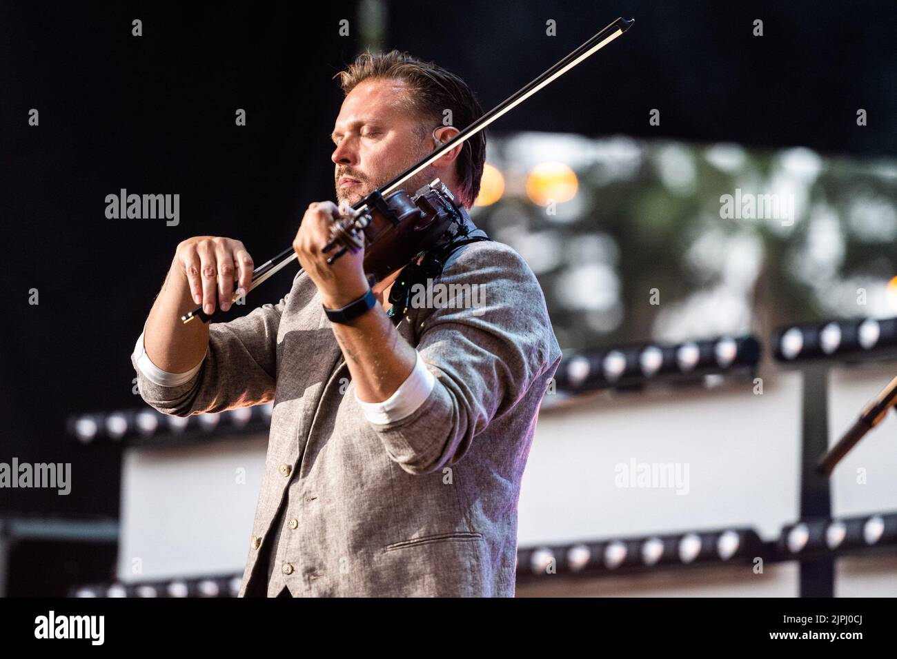 Chance McCoy of NEEDTOBREATHE performs at Shoreline Amphitheatre on ...
