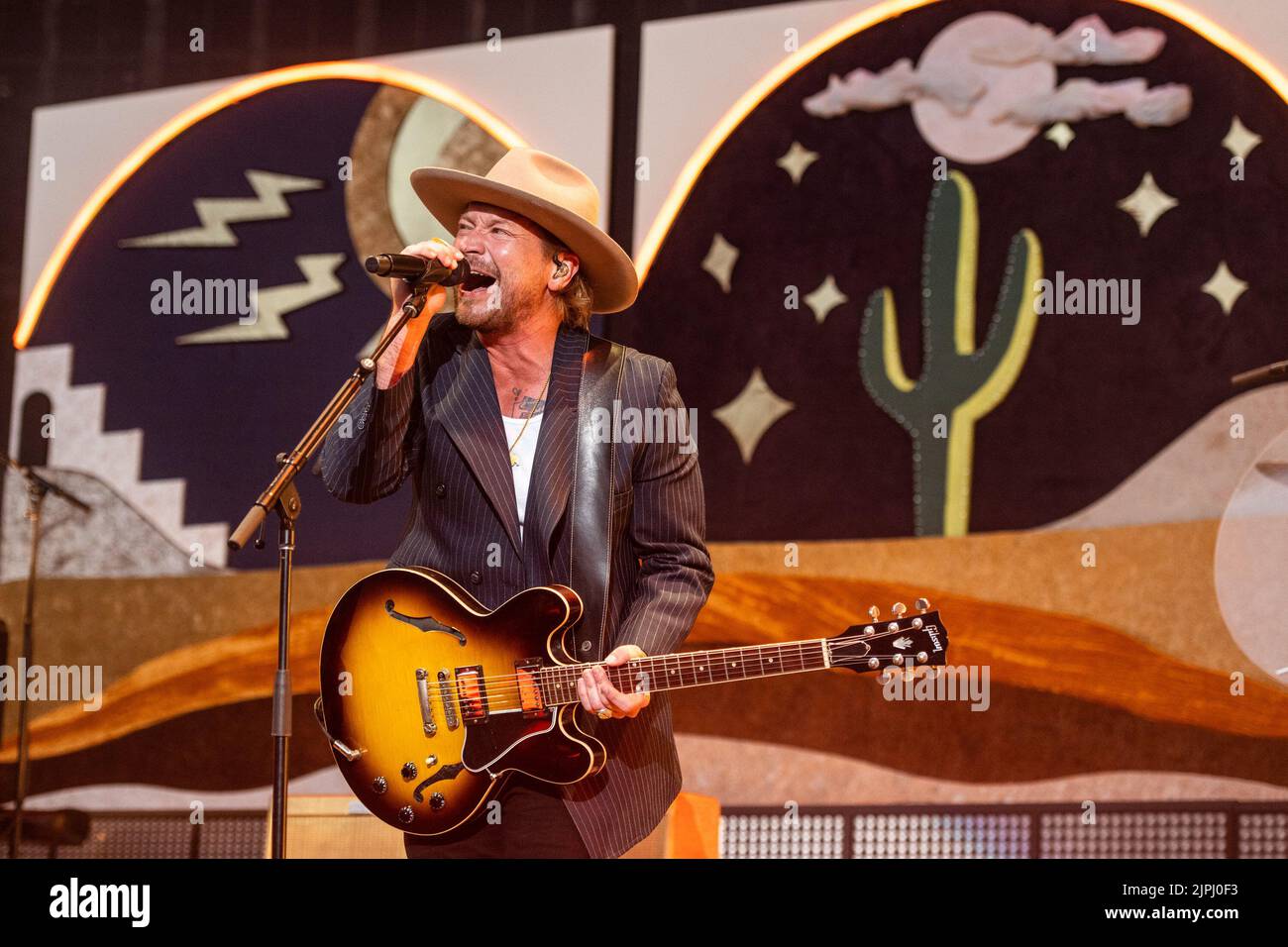 Bear Rinehart of NEEDTOBREATHE performs at Shoreline Amphitheatre on ...