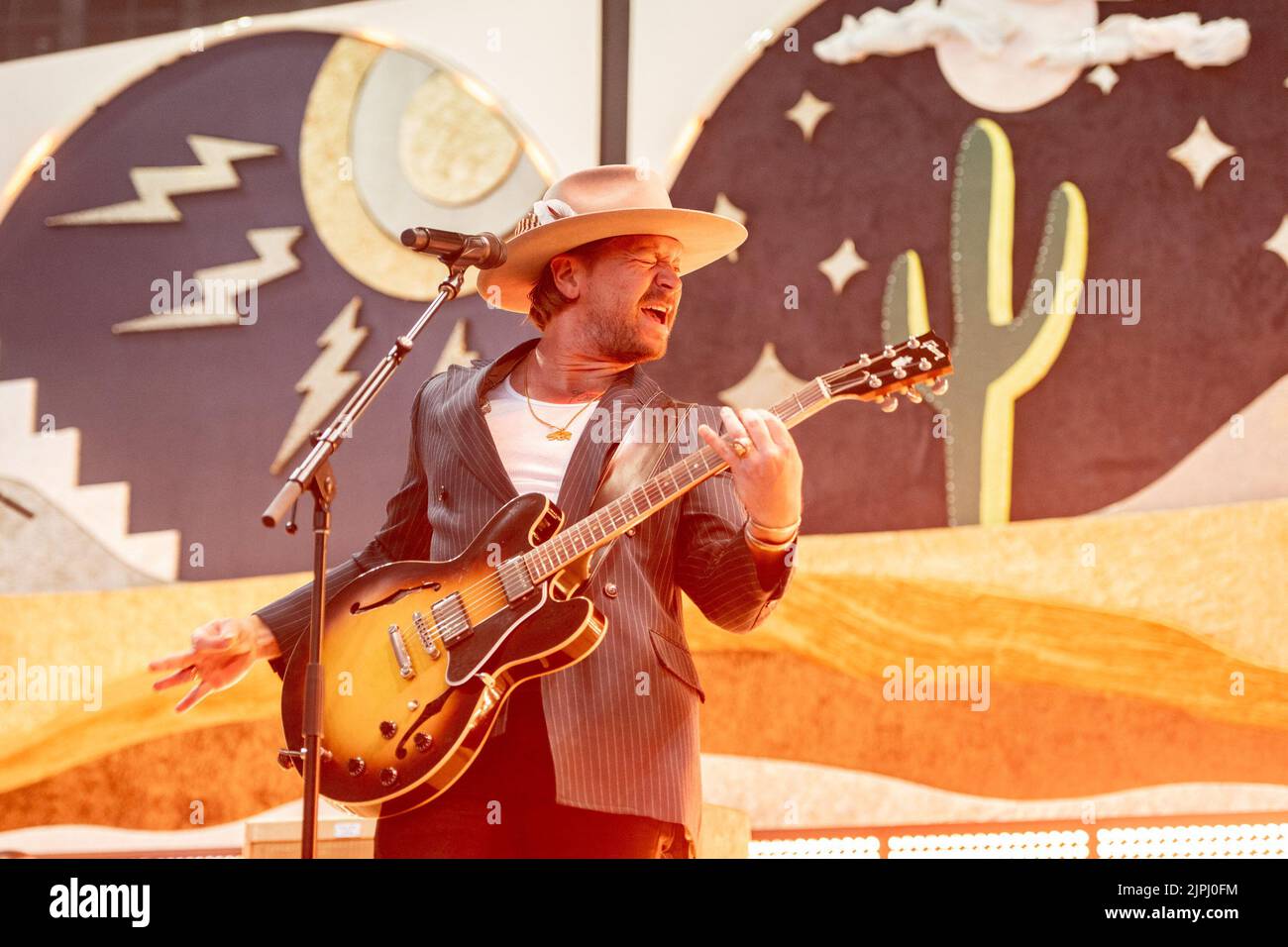 Bear Rinehart of NEEDTOBREATHE performs at Shoreline Amphitheatre on ...