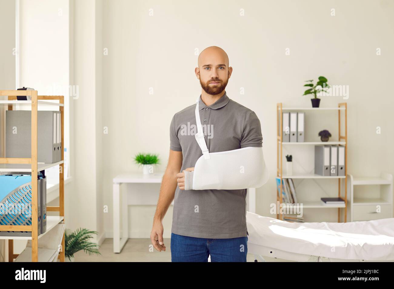 Injured man hi-res stock photography and images - Alamy