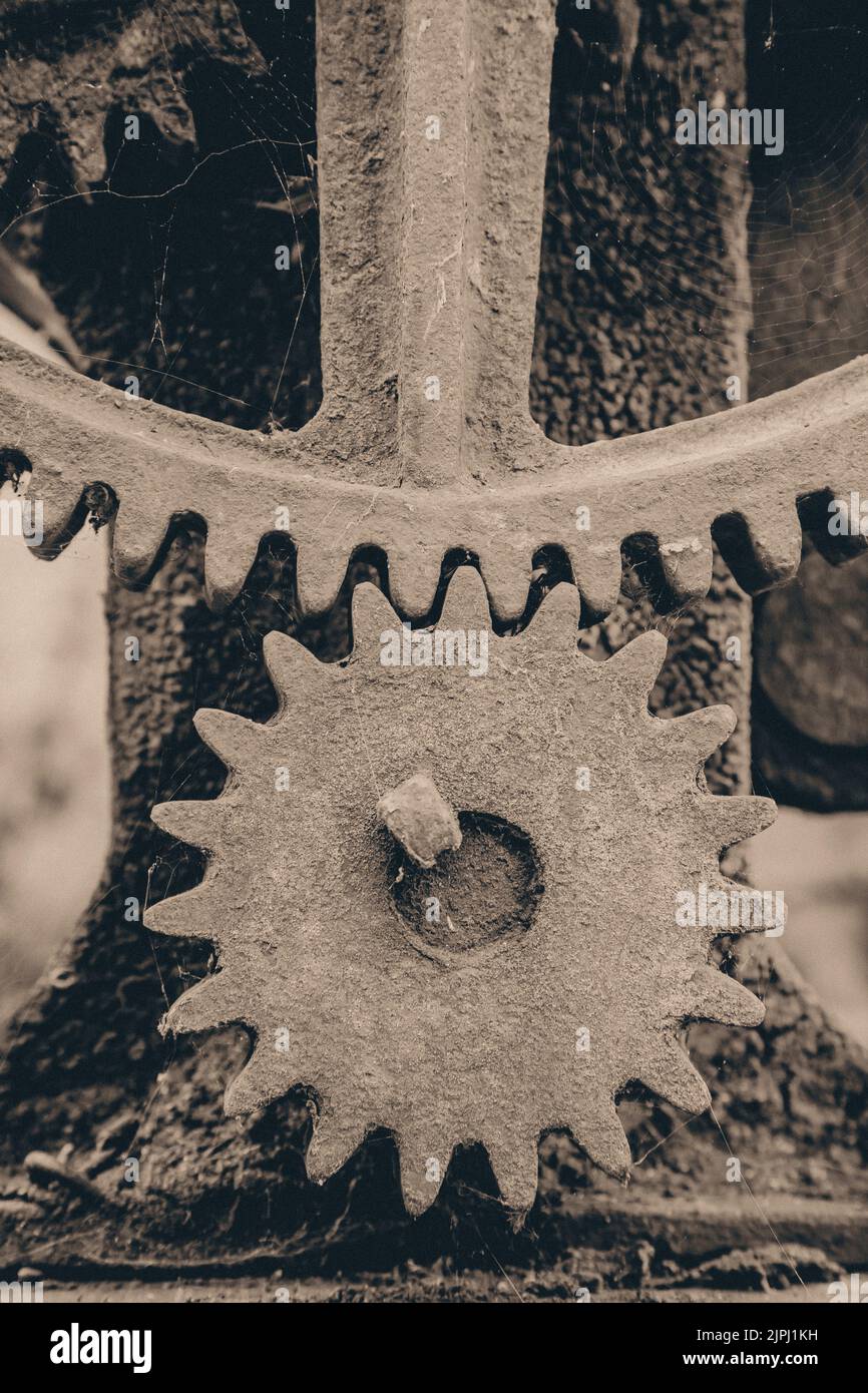 Gear with rust hi-res stock photography and images - Alamy