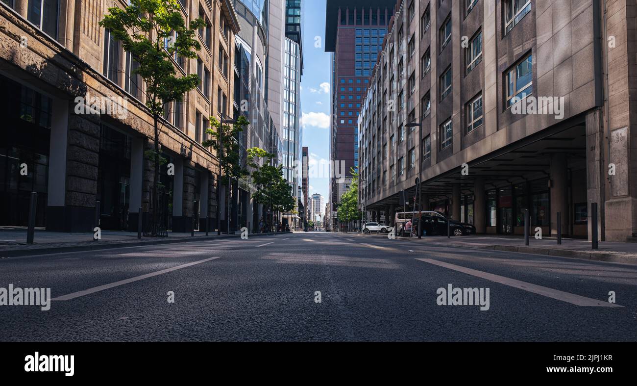 Modern empty buildings hi-res stock photography and images - Alamy