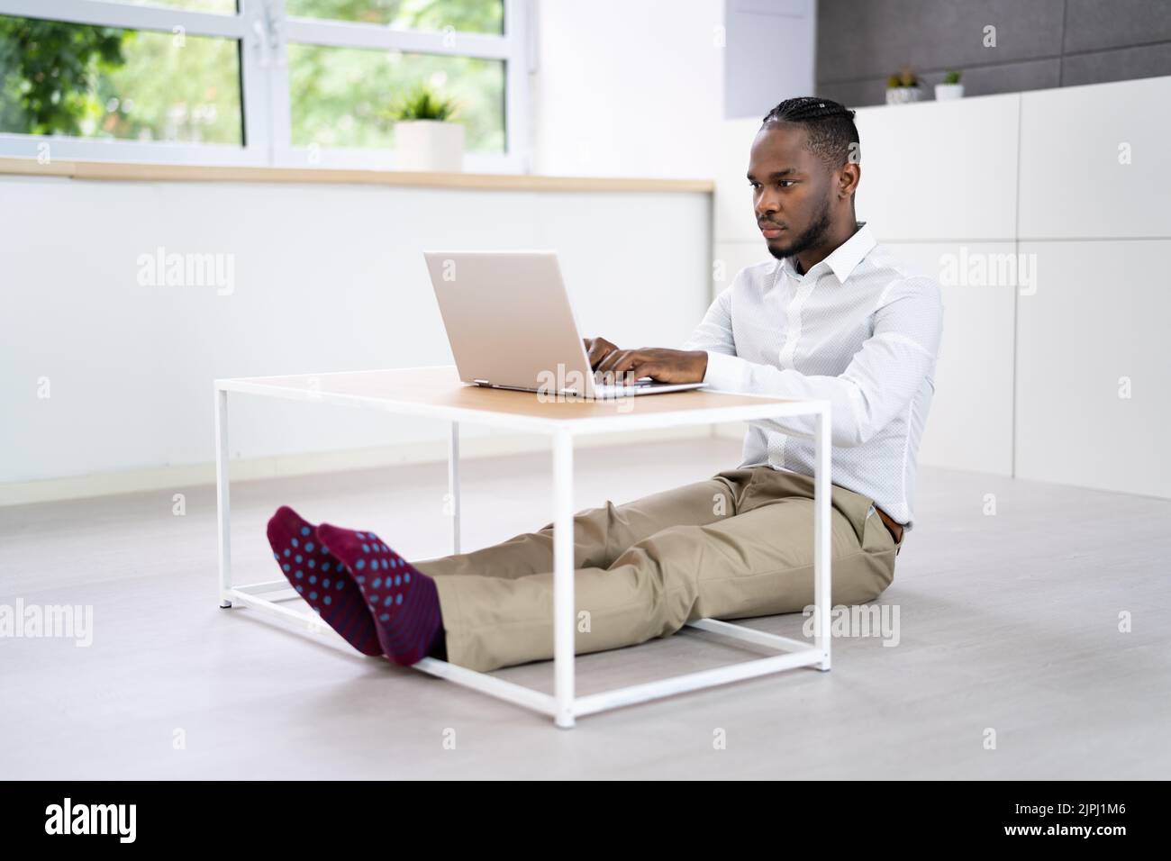 Ergonomic Floor Sitting And Furniture Free Living Stock Photo - Alamy