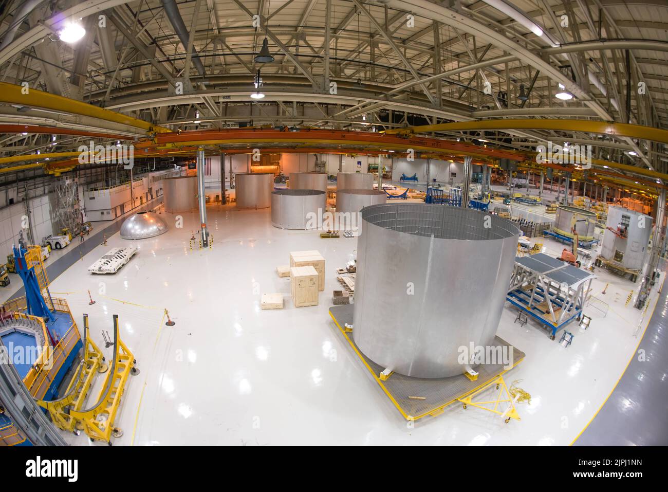 Kennedy Space Center, Florida, USA. 15th Oct, 2015. Technicians at NASA ...
