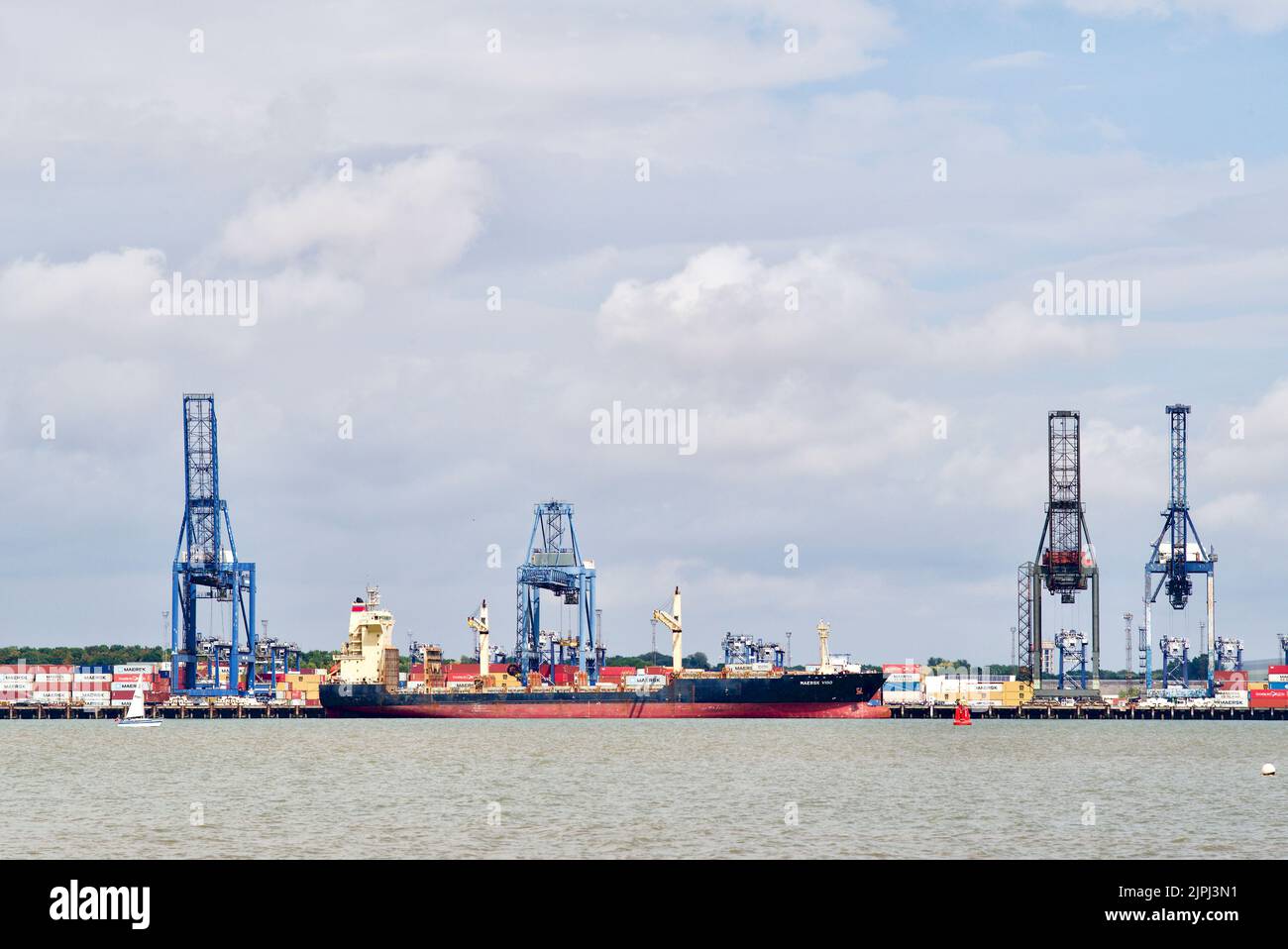 Container ship Maersk Vigo docked at The Port of Felixstowe Stock Photo ...