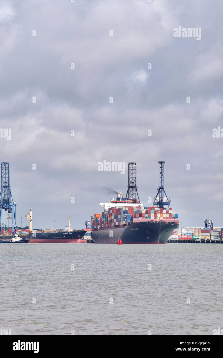 Container ship GSL Kalliopi docking at The Port of Felixstowe assisted ...