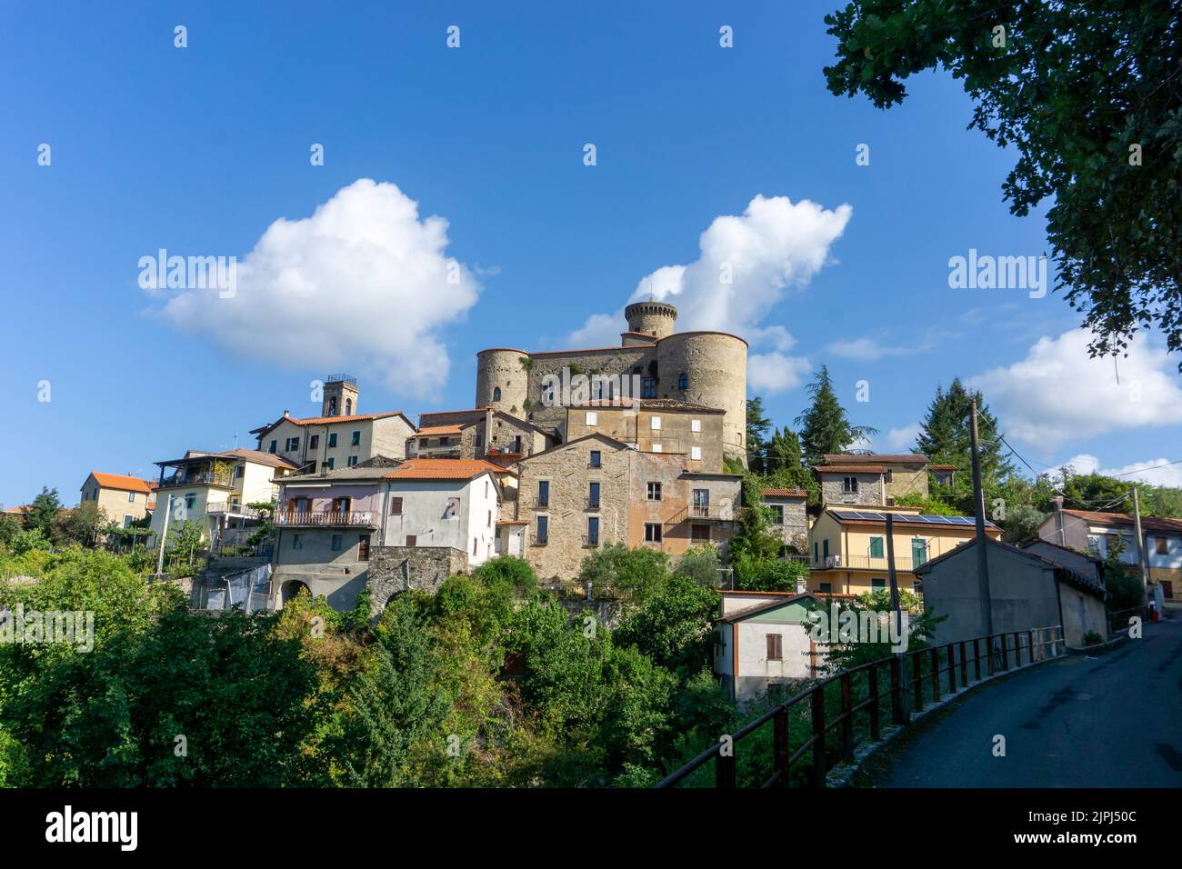 Medieval castle architecture hi-res stock photography and images - Alamy