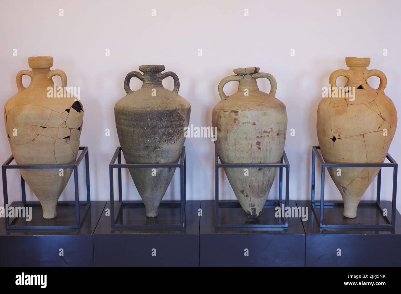 Ancient roman water container hi-res stock photography and images - Alamy