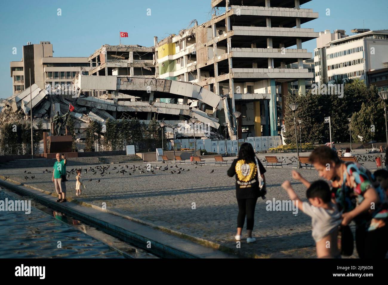 Izmir, Izmir, Turkey. 18th Aug, 2022. Demolition of City Hall, Izmir ...
