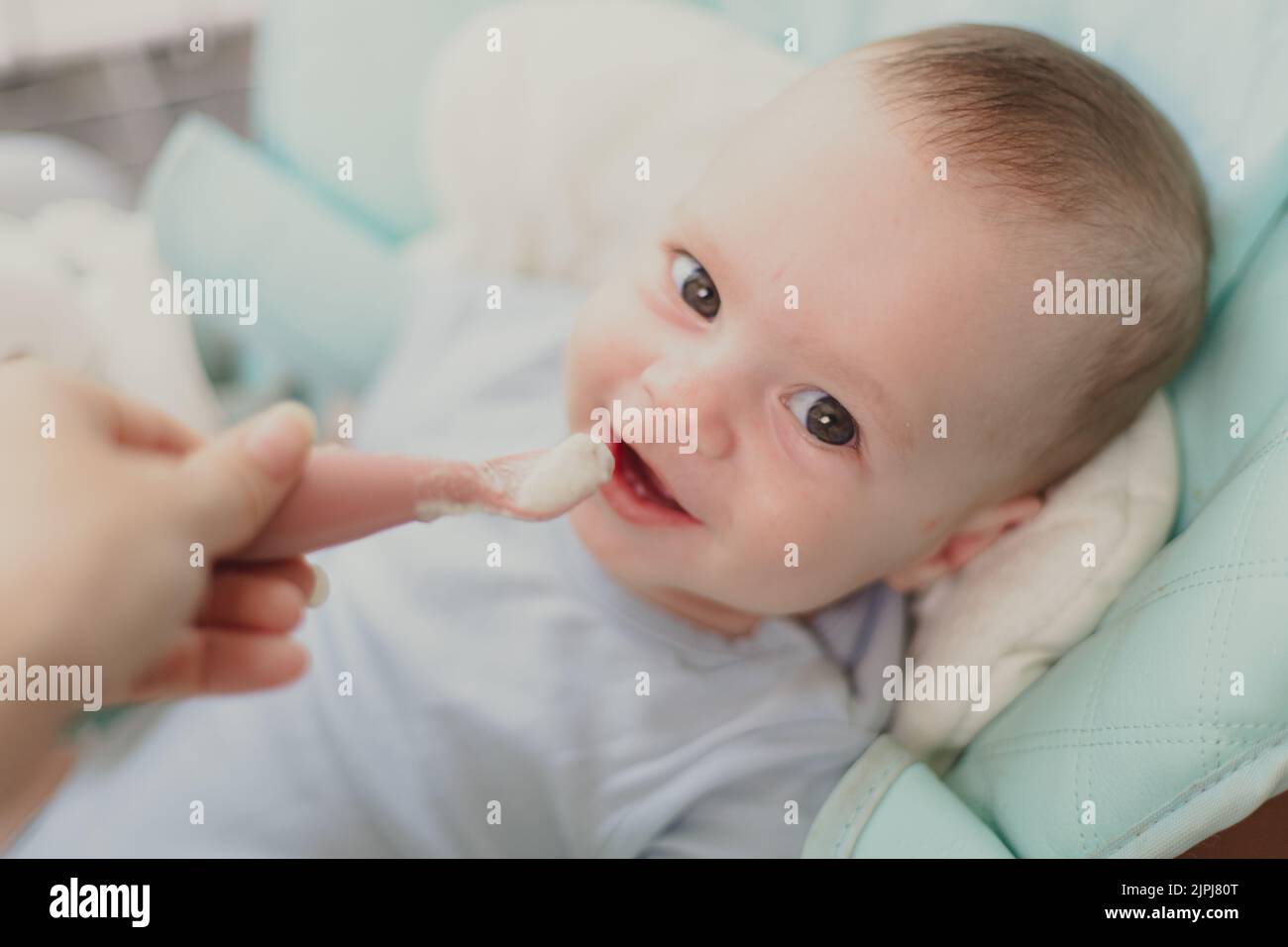 The first lure of the baby. Baby food. An article about the nutrition ...