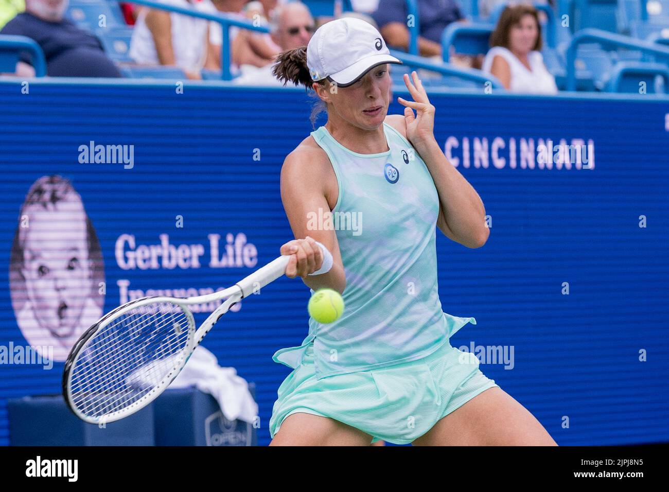 Iga swiatek forehand hi-res stock photography and images - Alamy