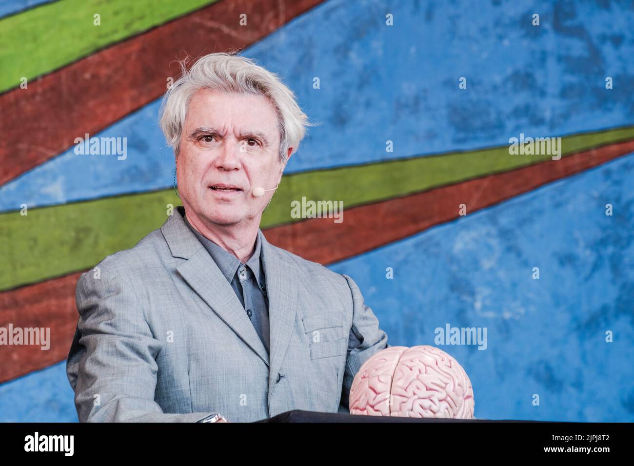 David byrne talking heads big suit hi-res stock photography and images ...
